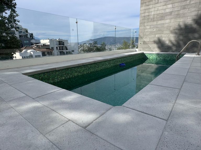 Solum Pool - Opticretos - Paneles de fachada de concreto